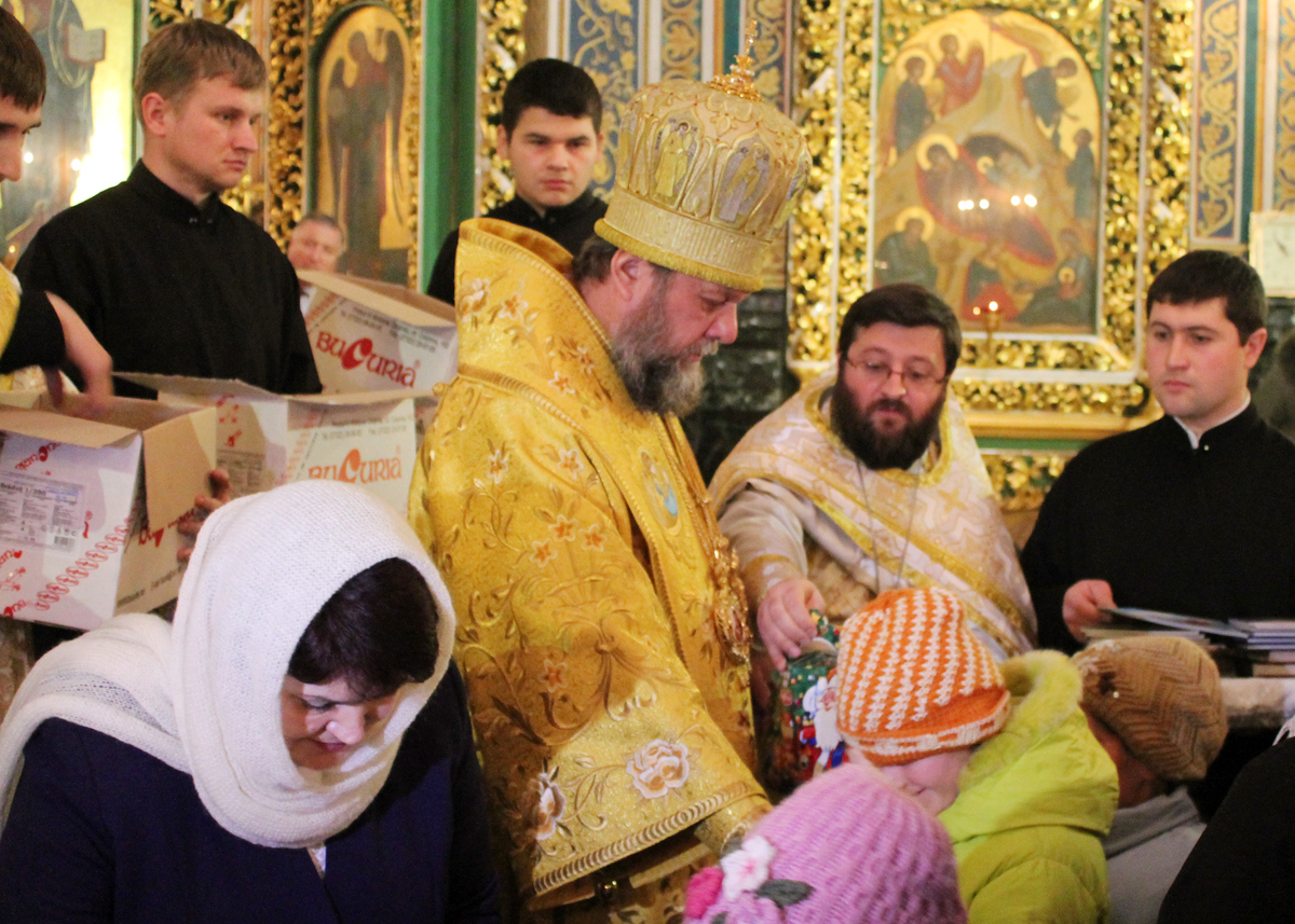 Daruri de Sf. Nicolae la catedrala mitropolitană şi biserica USM ...